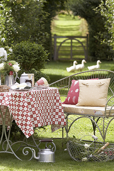 Using fabrics in Outdoor Spaces - Vanessa's Style Guide